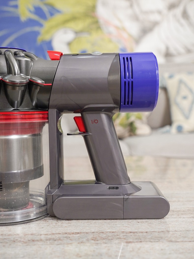 戴森V8 Fluffy Plus大吸力除螨无线吸尘器评测 戴森吸尘器怎么样